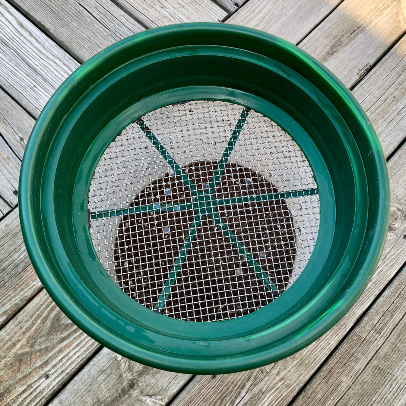Sieve / Soil Sifting Pan - The Gardener's Workshop