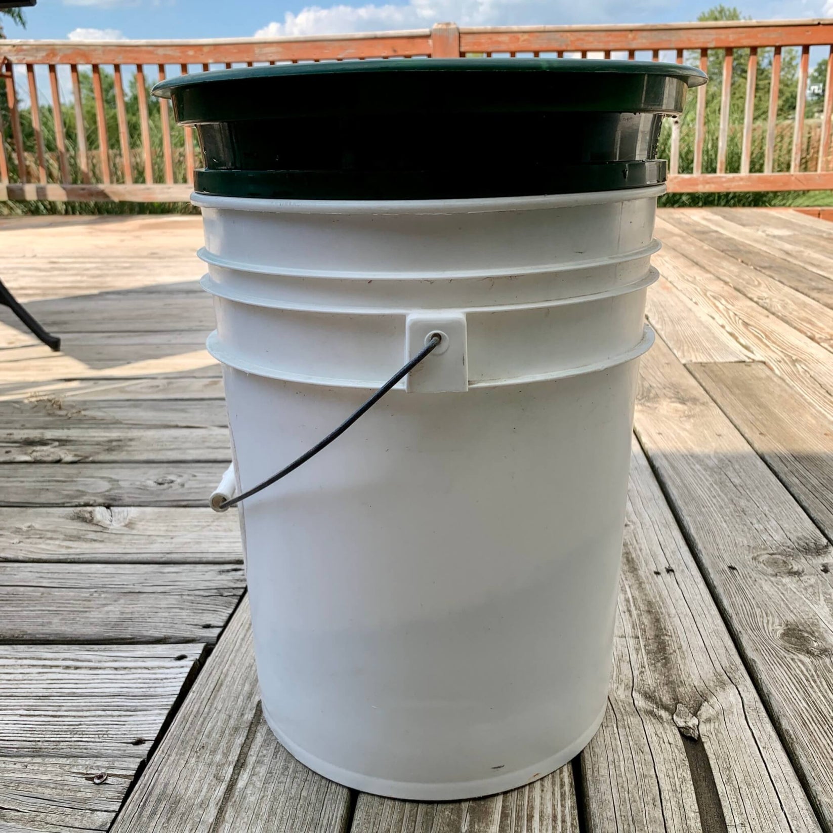 Sieve / Soil Sifting Pan - The Gardener's Workshop